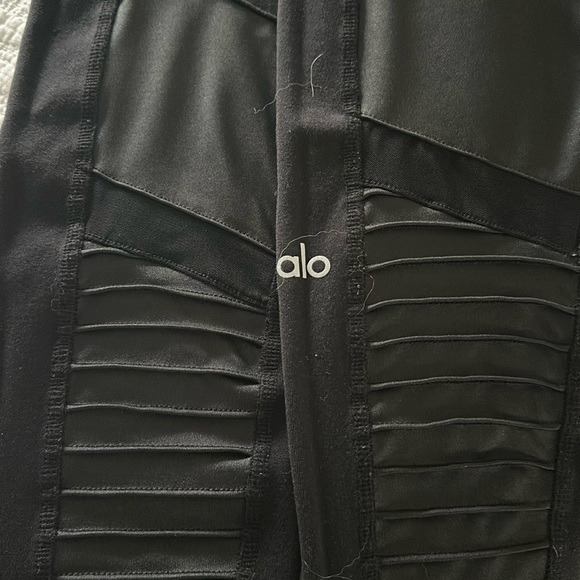ALO Yoga | Pants & Jumpsuits | Alo Moto Leggings | Poshmark